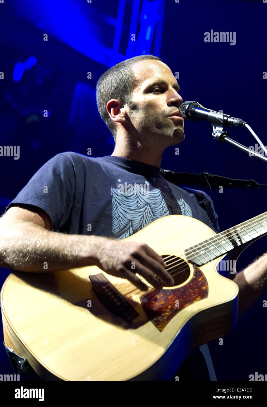 Jack Johnson performs to a sold-out crowd at Heineken Music Hall ...