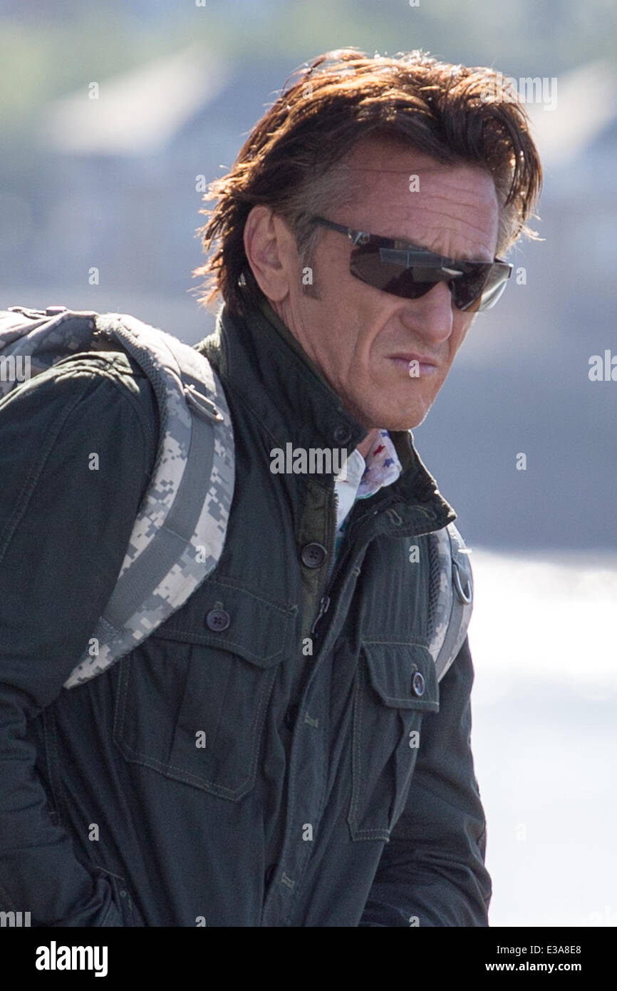 Actor Sean Penn filming the his new movie 'The Gunman' on Tower Bridge ...