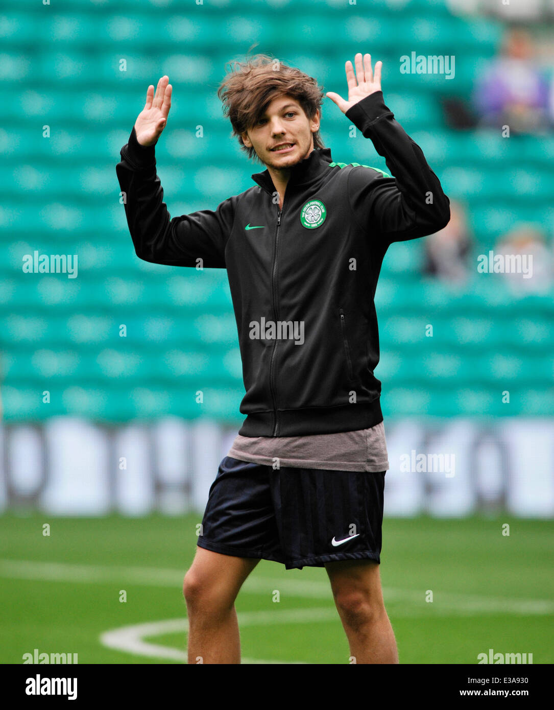 Louis Tomlinson 2022 Playing Football