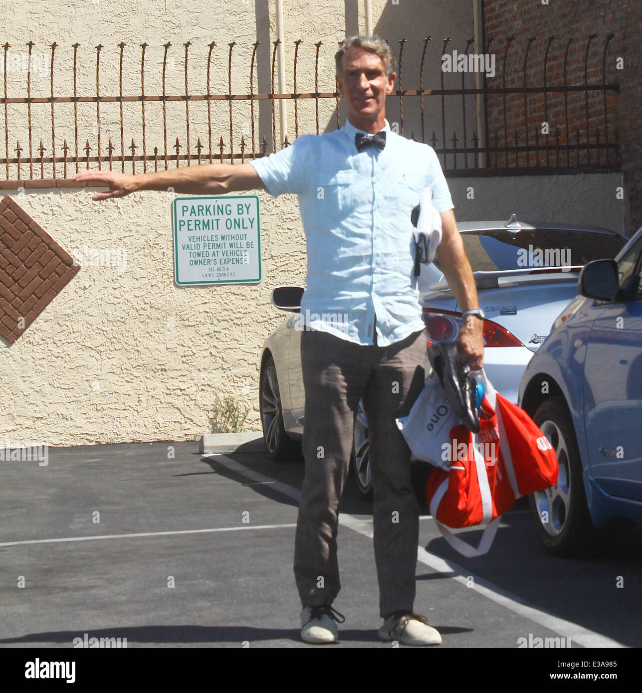 Bill Nye the Science Guy arrives for rehersals for the 17th season of ...