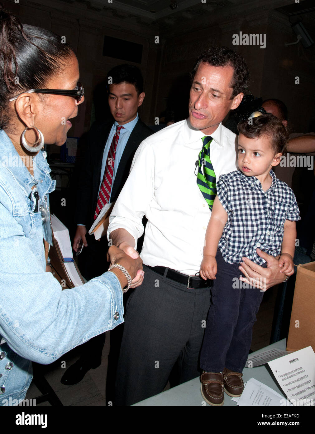 Anthony Weiner brings his son, Jordan Weiner to the voting booth in Democratic Primary Featuring ...