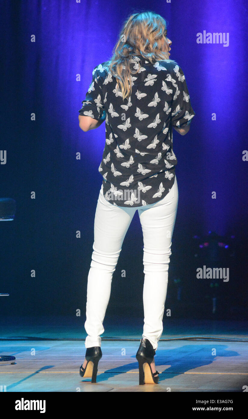 LeAnn Rimes performing live in concert at the Waterfront Hall Featuring ...