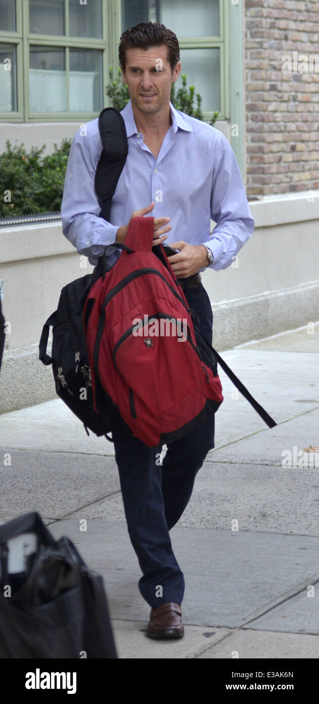 Jason Hoppy still wearing his wedding band while out and about in ...