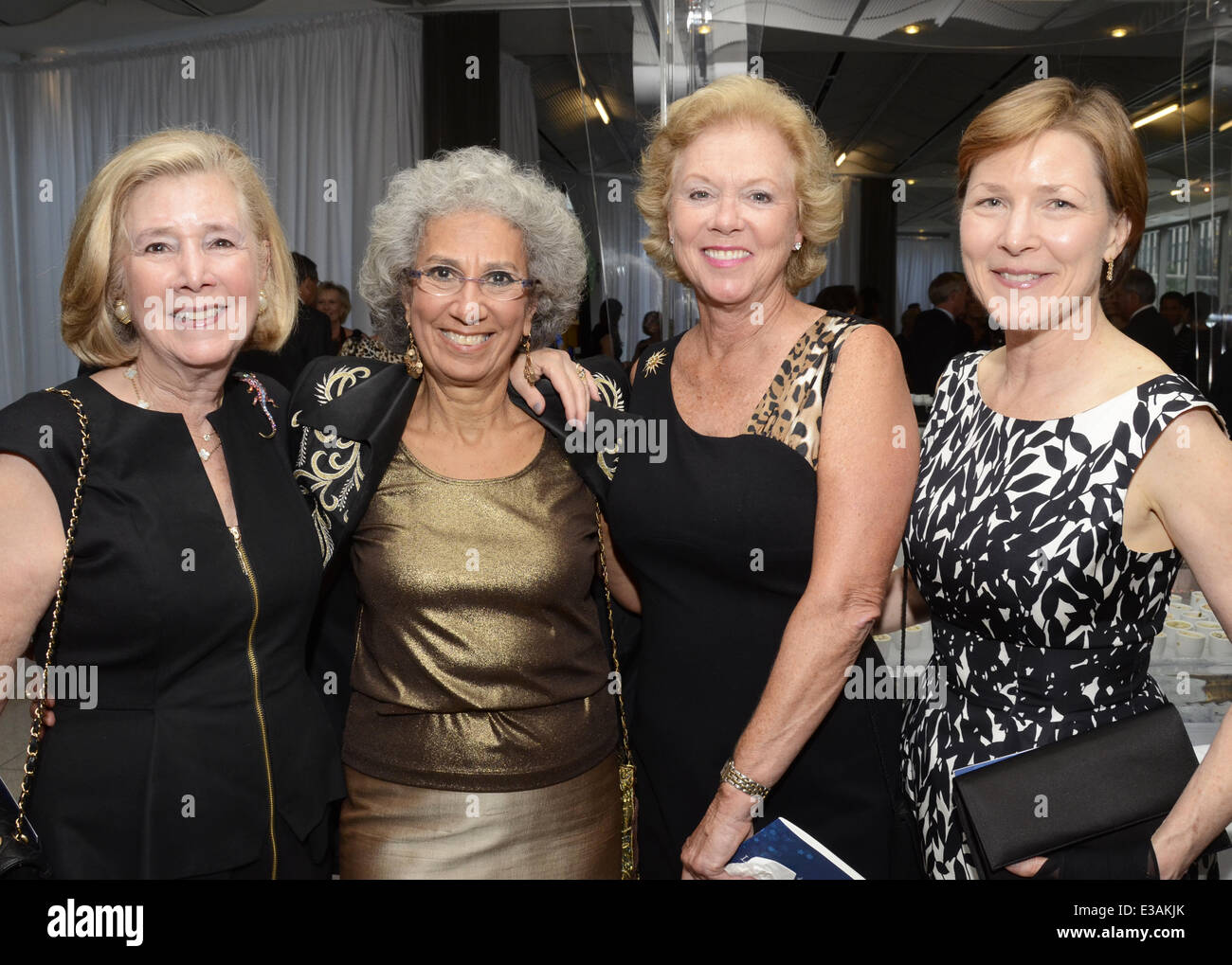 Hillary Clinton awarded Liberty Medal by National Constitution Center ...