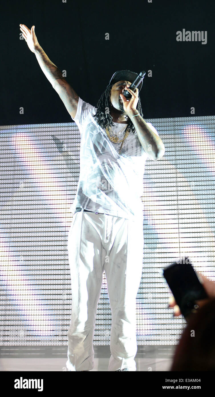 Wale kicks off the 'What Dreams May Come' tour as J. Cole's opening act ...