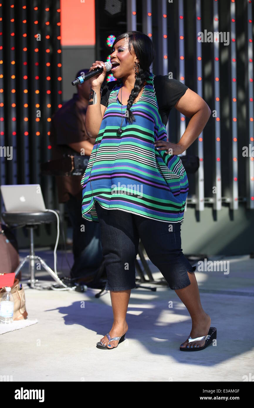 Mandisa performs on the Extra TV show. Featuring: Mandisa Where: Los ...