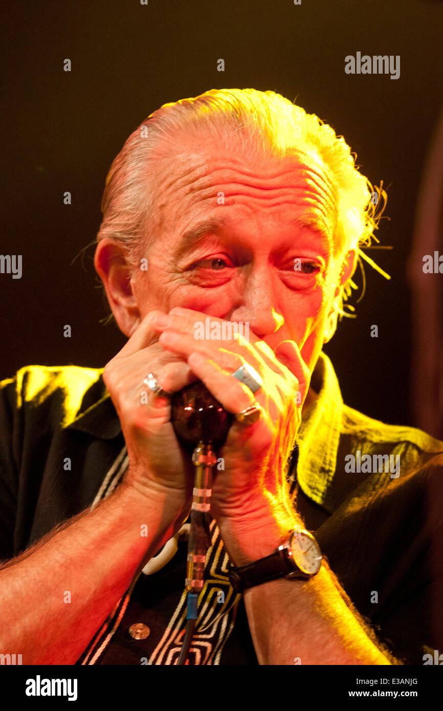 Ben Harper and Charlie Musselwhite perform live at Stubbs Featuring ...