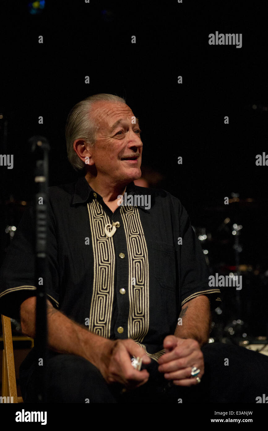 Ben Harper and Charlie Musselwhite perform live at Stubbs Featuring ...