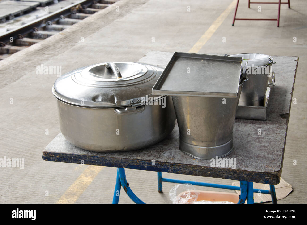 Indian railway food hi-res stock photography and images - Alamy