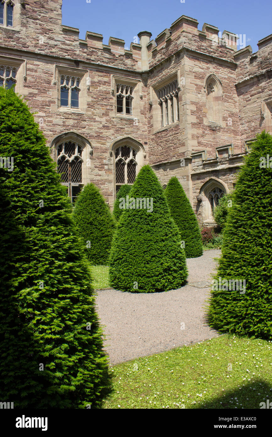 Hampton Court Castle i n Herefordshire is a 15th-century fortified ...