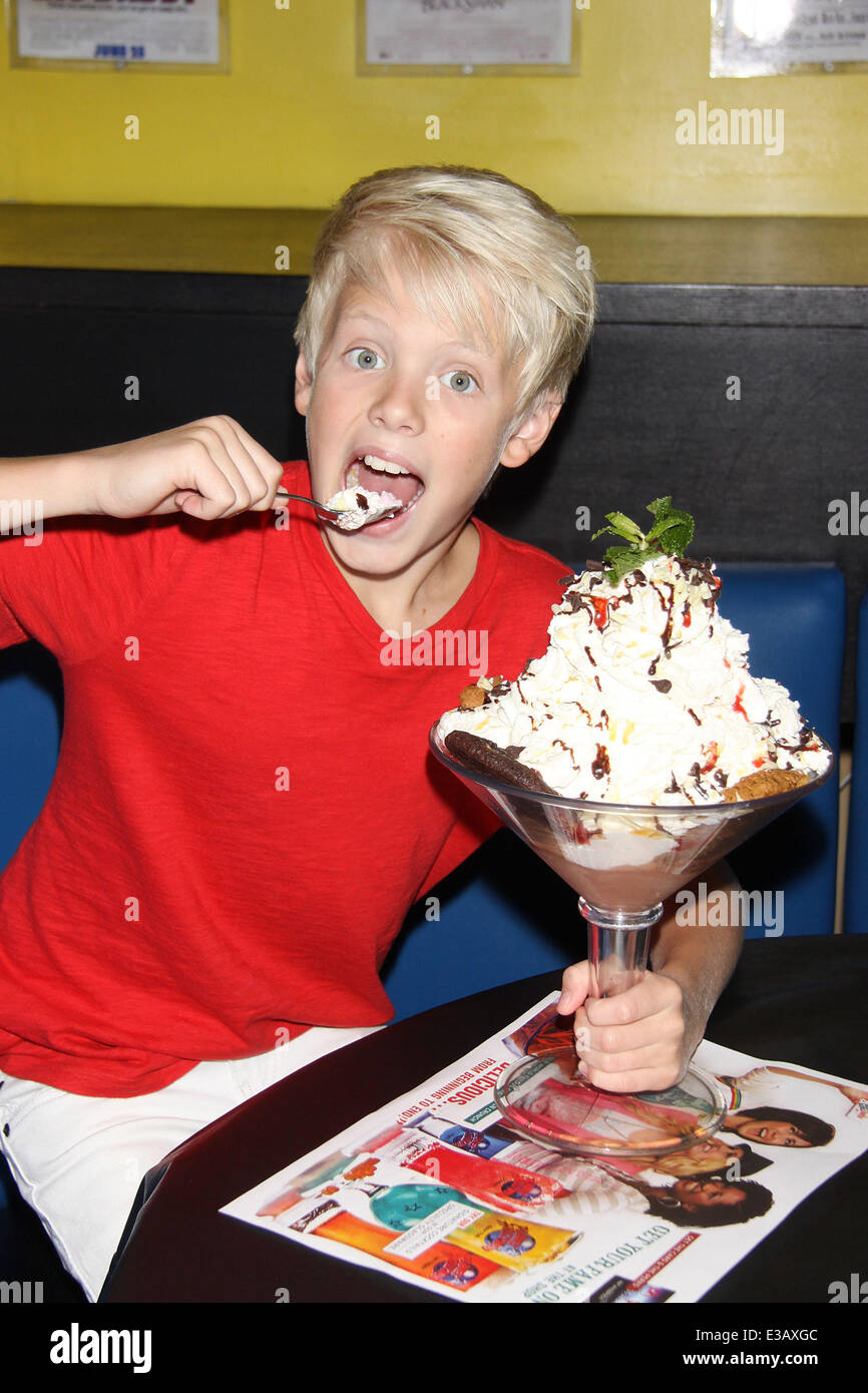 Youtube sensation Carson Lueders visits Planet Hollywood in Times ...