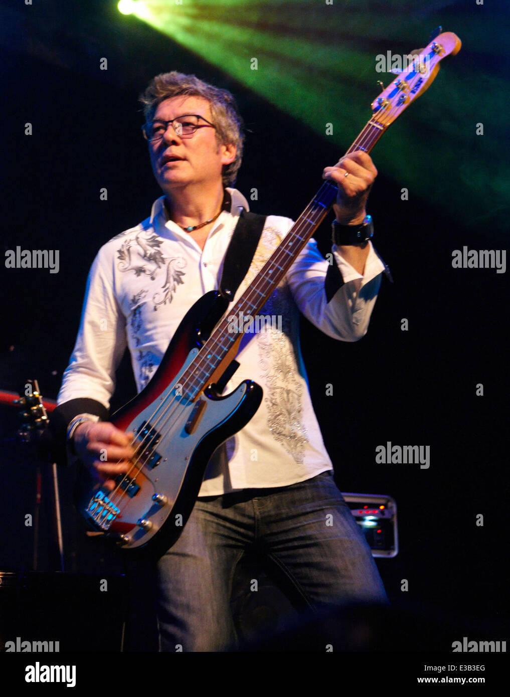 Jim Cregan & Co perform live at The Brook Featuring: Pat Davey Where ...