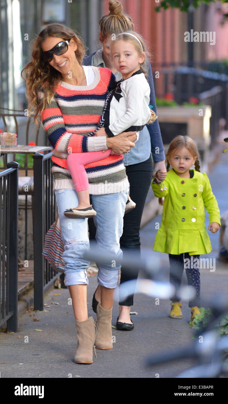 Sarah Jessica Parker seen taking twins Marion and Tabitha to school ...