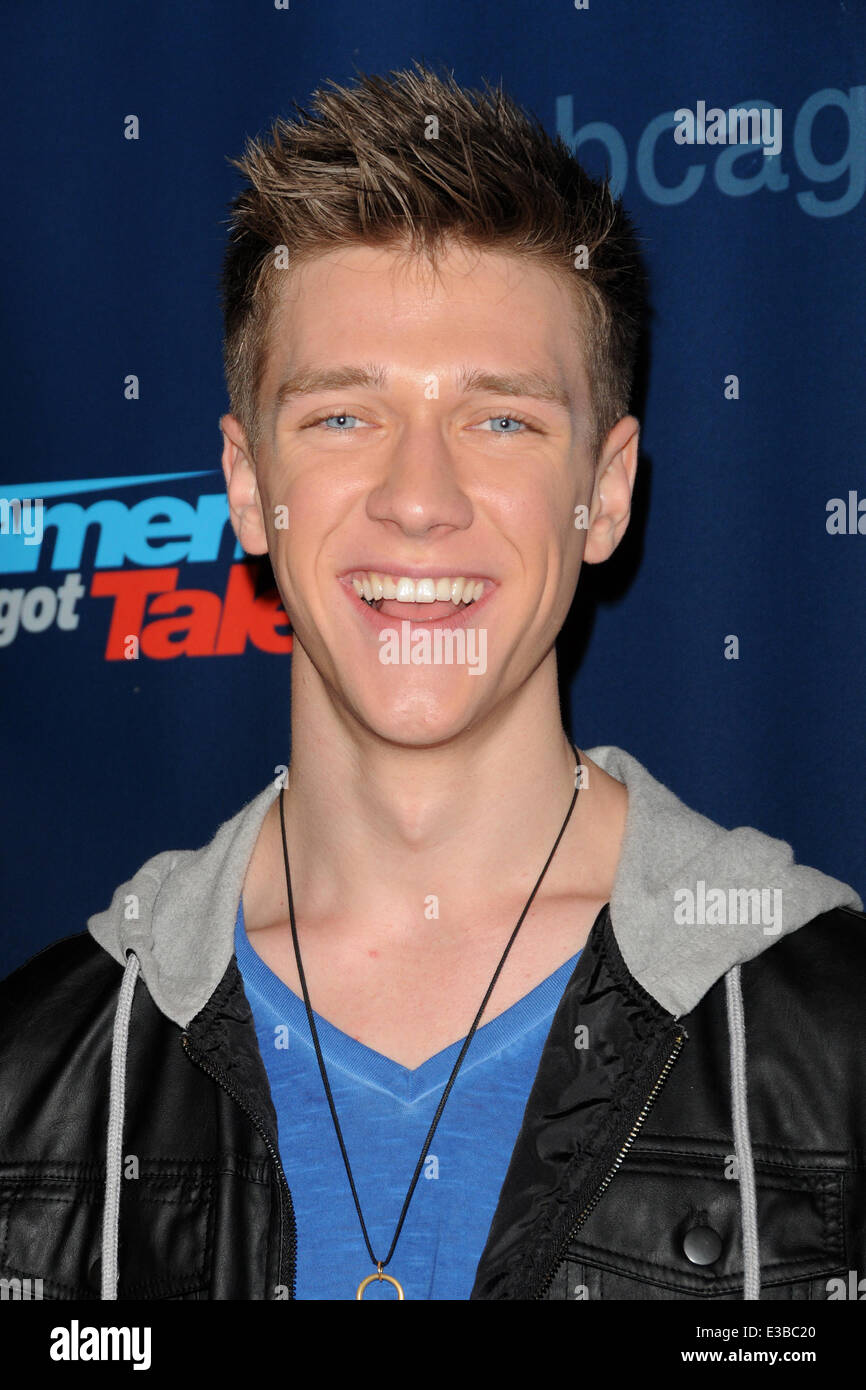 America's Got Talent Season 8 Pre-Show Red Carpet arrivals Featuring ...