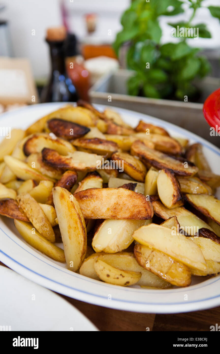 Serving french fries hi-res stock photography and images - Alamy