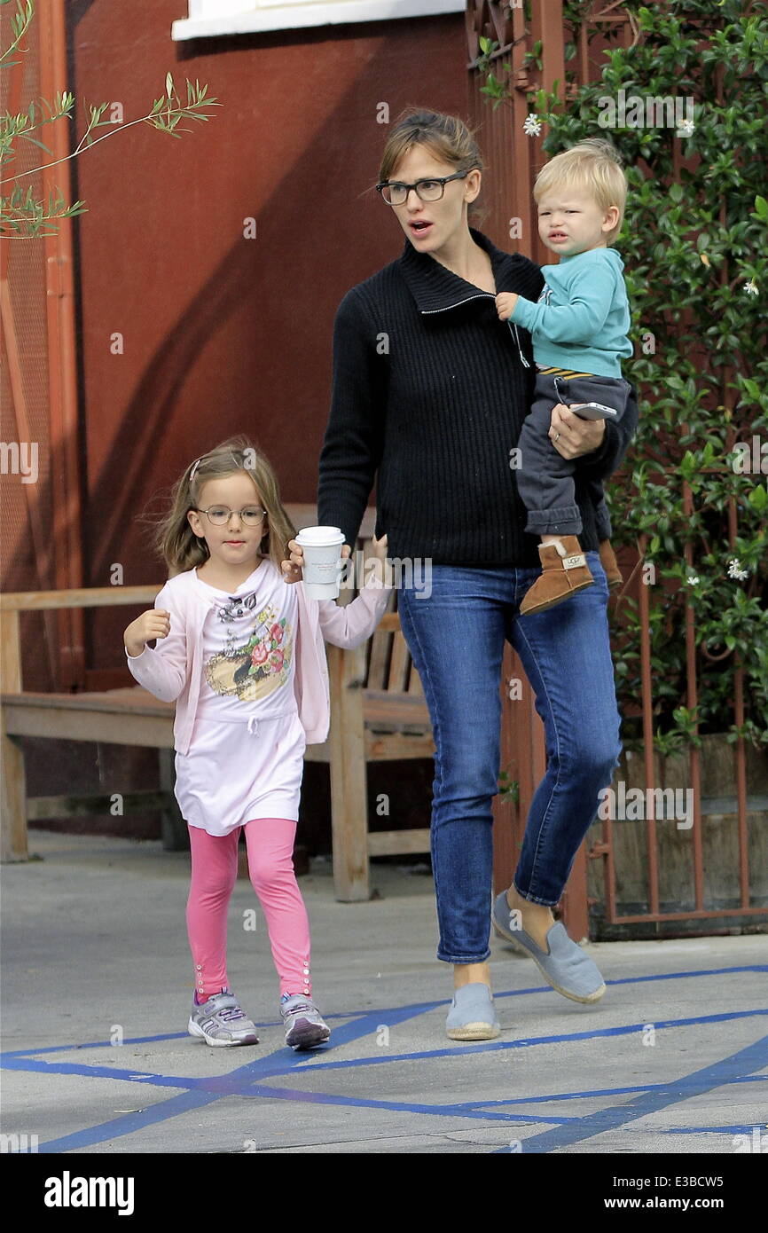 Actress, Jennifer Garner with her children were pictured having fun at ...