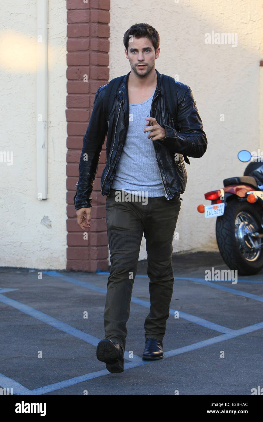 Brant Daugherty and Peta Murgatroyd seen leaving a dance studio for ...