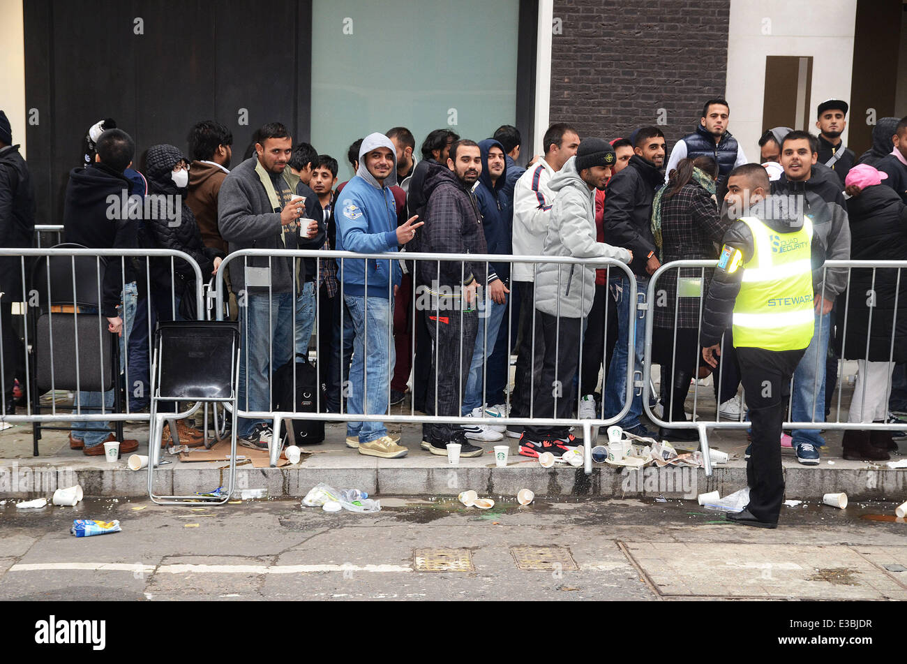 A huge queue formed outside the Apple store in Covent Garden today as ...