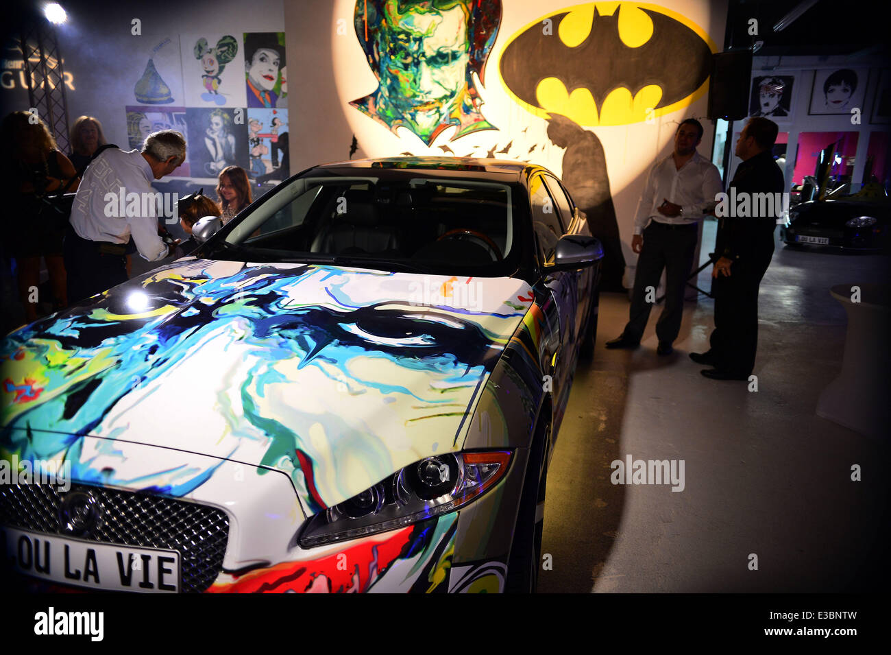 Artist leonardo hidalgo kicks off hi-res stock photography and images ...