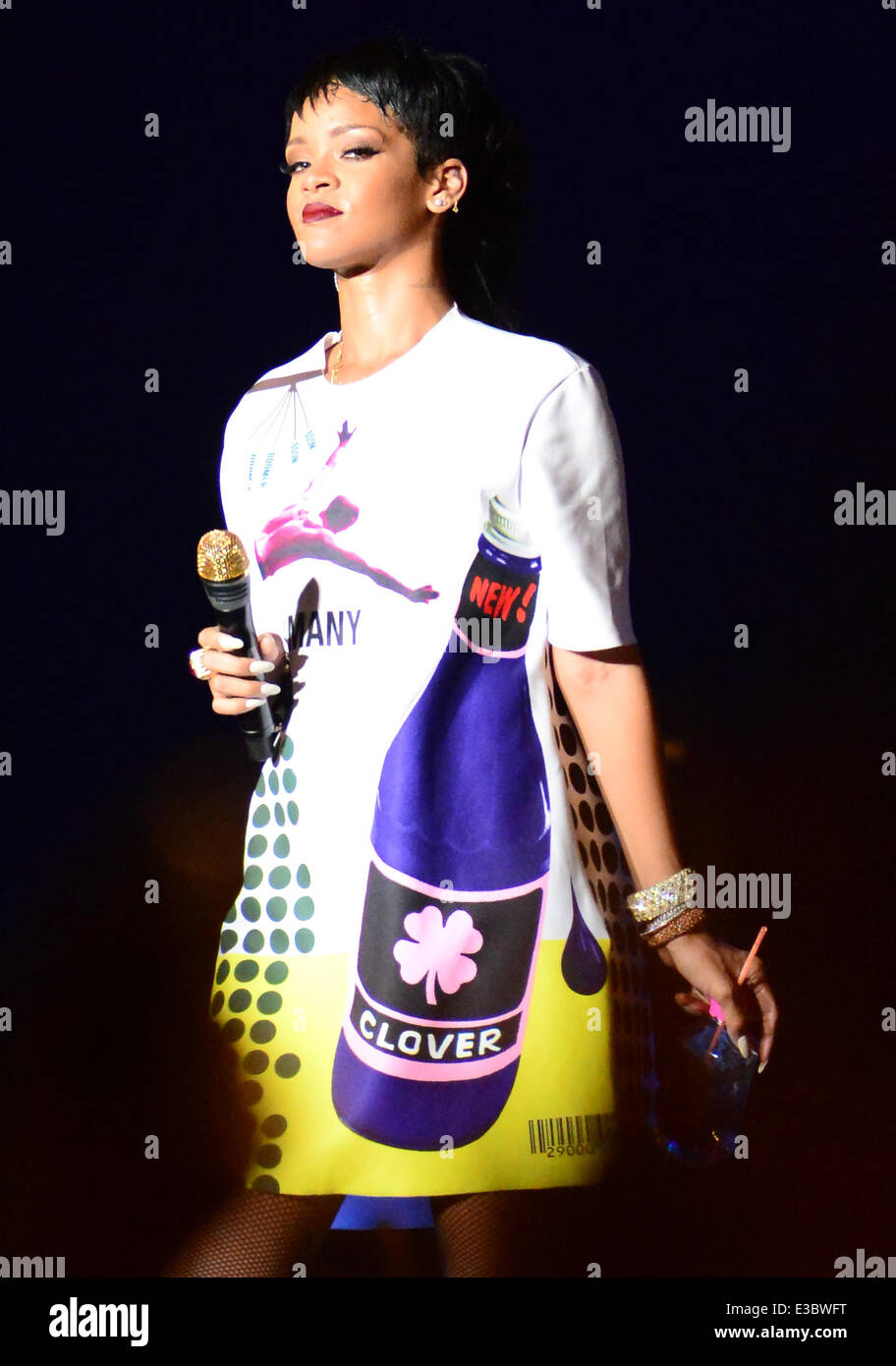 Rihanna's Singapore Formula One (F1) Grand Prix post race concert ...