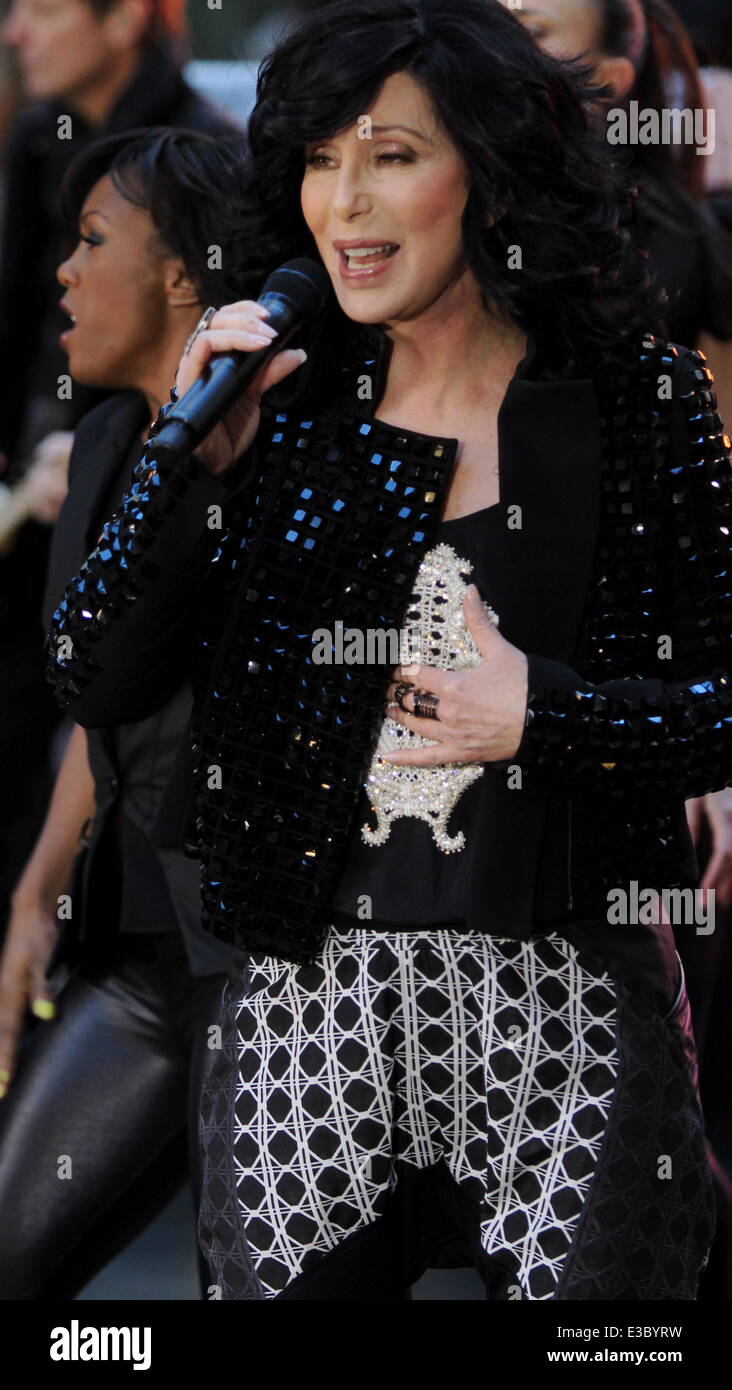 Legendary singer actress cher hi-res stock photography and images - Alamy