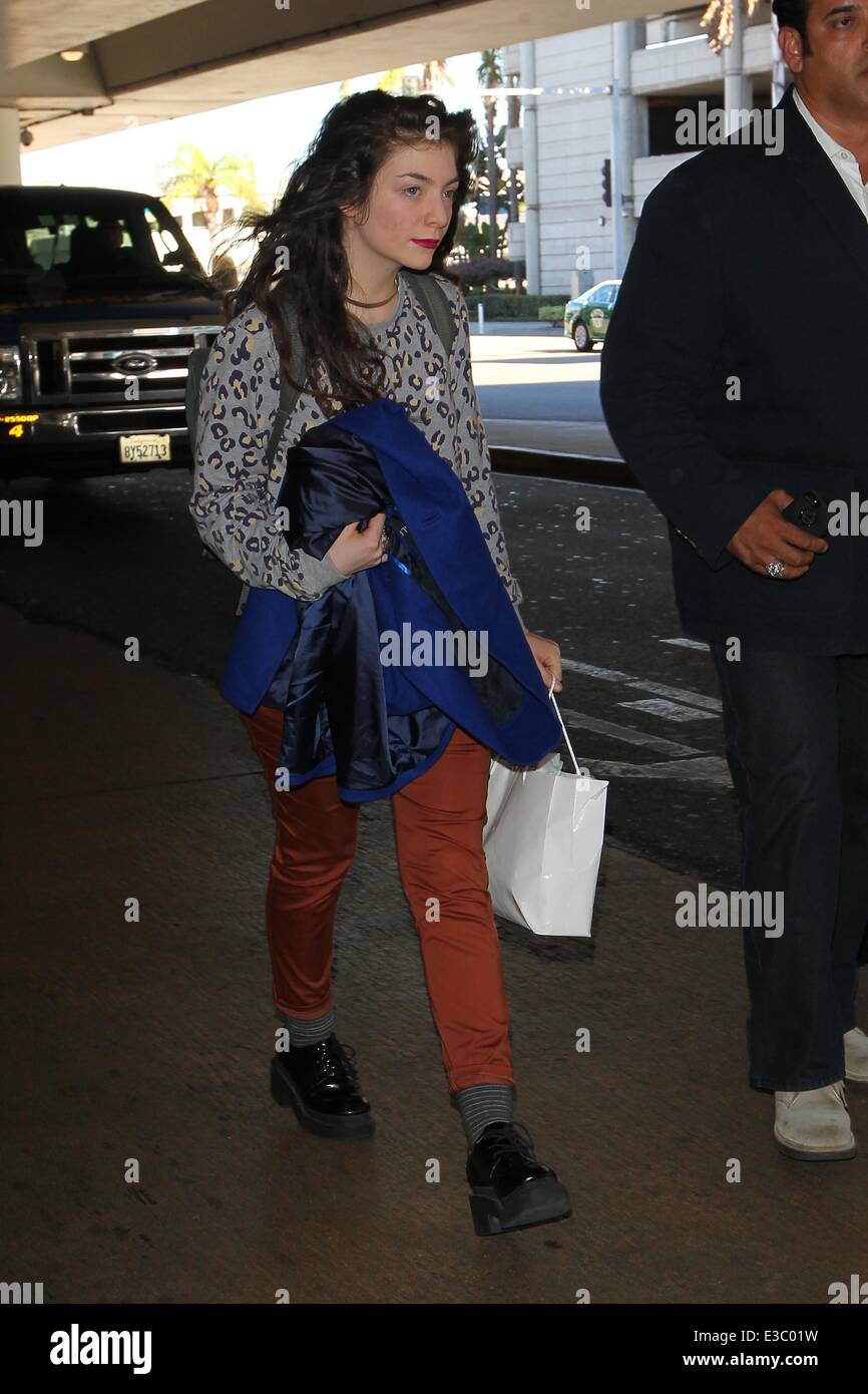 Ella Yelich-O'Connor, known by her stage name Lorde, arrive at LAX ...