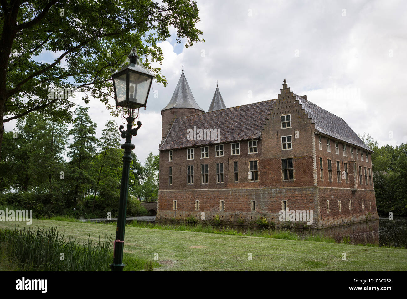 Castle towers hi-res stock photography and images - Alamy