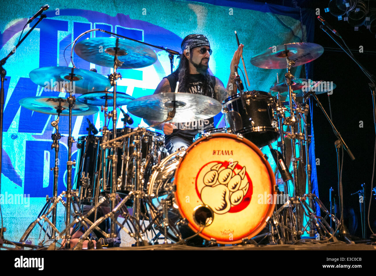 The Winery Dogs performing live at Paradise Garage Featuring: Mike ...