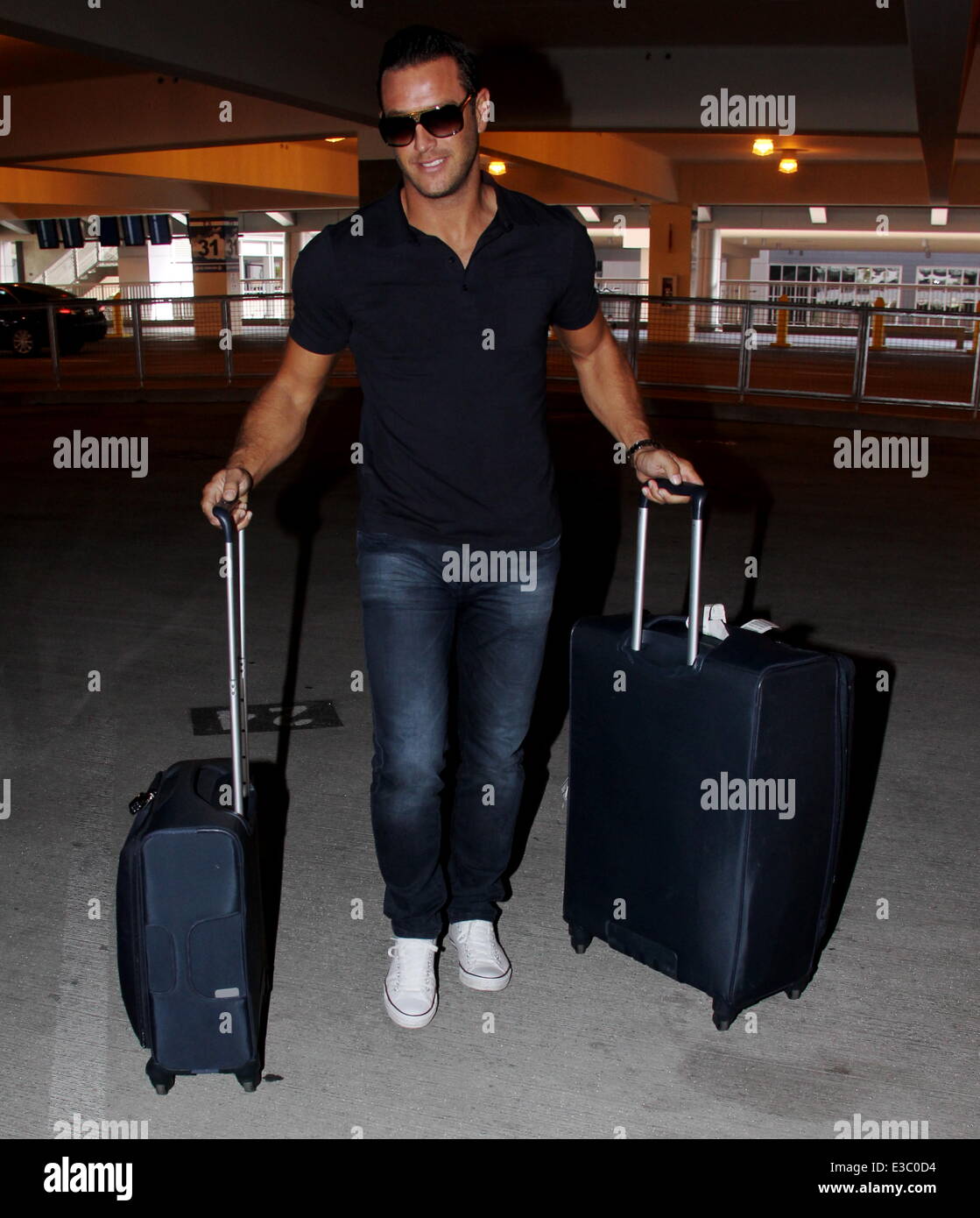 EXCLUSIVE Elliot Wright arrives in Las Vegas to join the cast of Towie ...