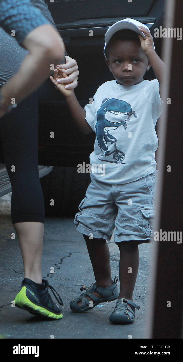 Sandra Bullock and Louis Bullock arrive for school Featuring: Sandra ...