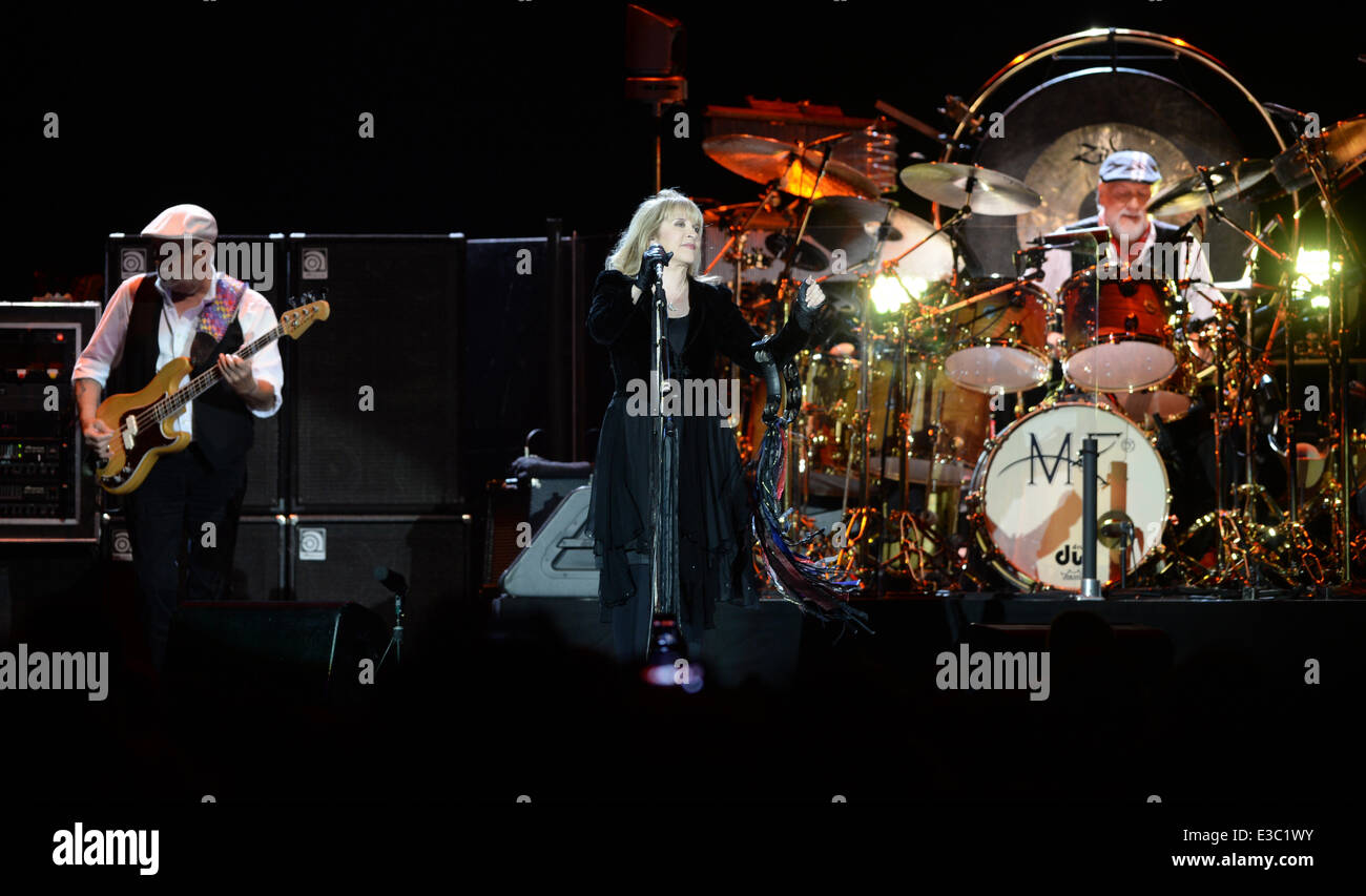 Fleetwood Mac performs at The O2 Arena Featuring: Fleetwood Mac Where ...
