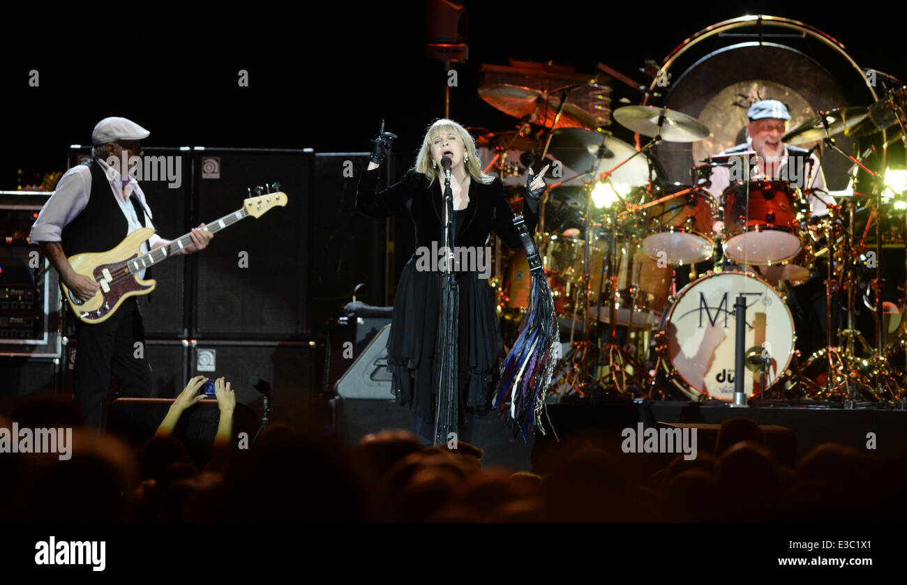 Fleetwood Mac performs at The O2 Arena Featuring: Fleetwood Mac Where ...
