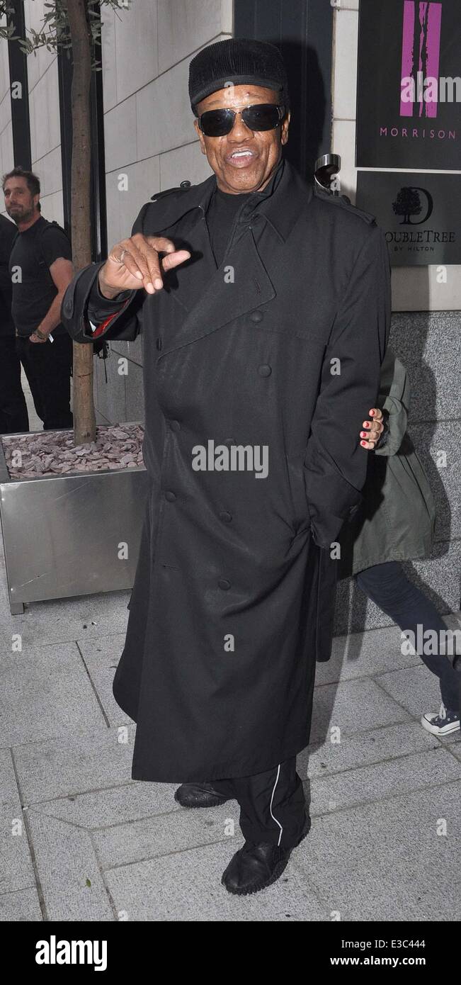 Bands arriving for Arthur's Day (Arthur Guinness) at Morrison Hotel ...