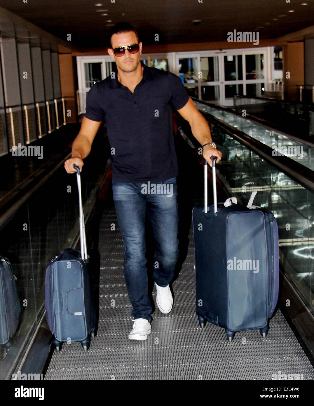 EXCLUSIVE Elliot Wright arrives in Las Vegas to join the cast of Towie ...