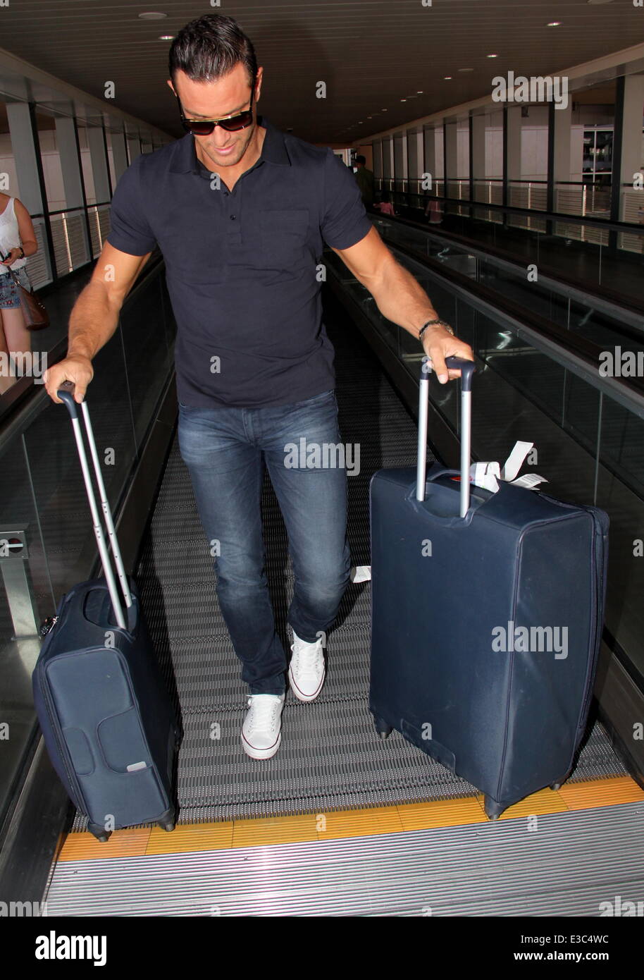 EXCLUSIVE Elliot Wright arrives in Las Vegas to join the cast of Towie ...