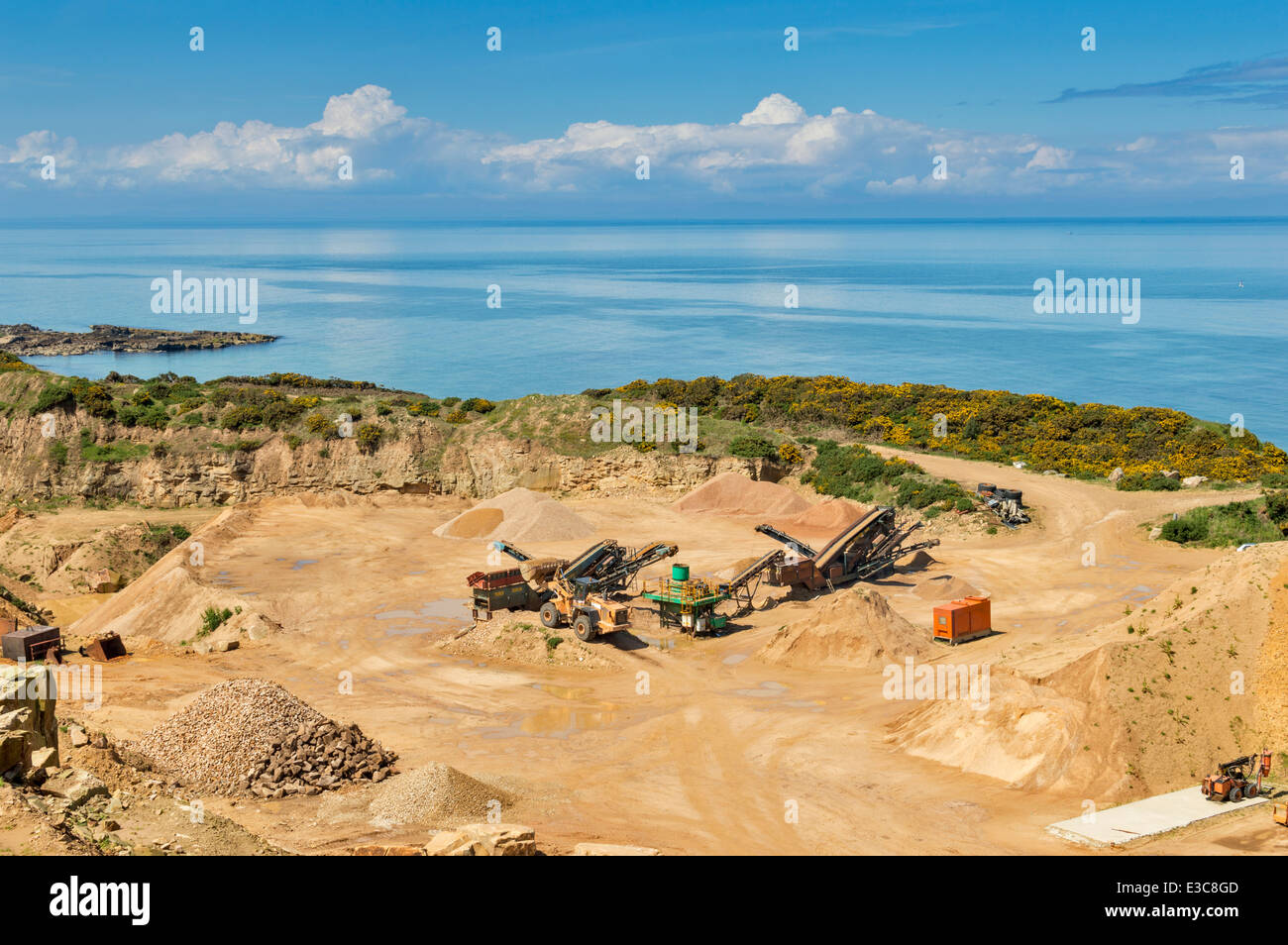 Working quarry hi-res stock photography and images - Alamy