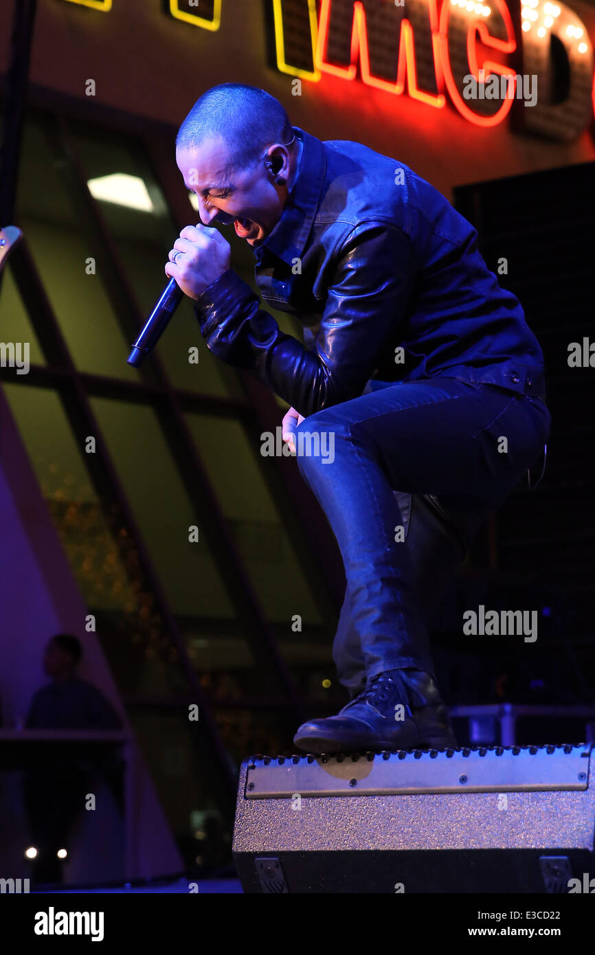 The D Celebrates One Year in Las Vegas with Stone Temple Pilots with ...