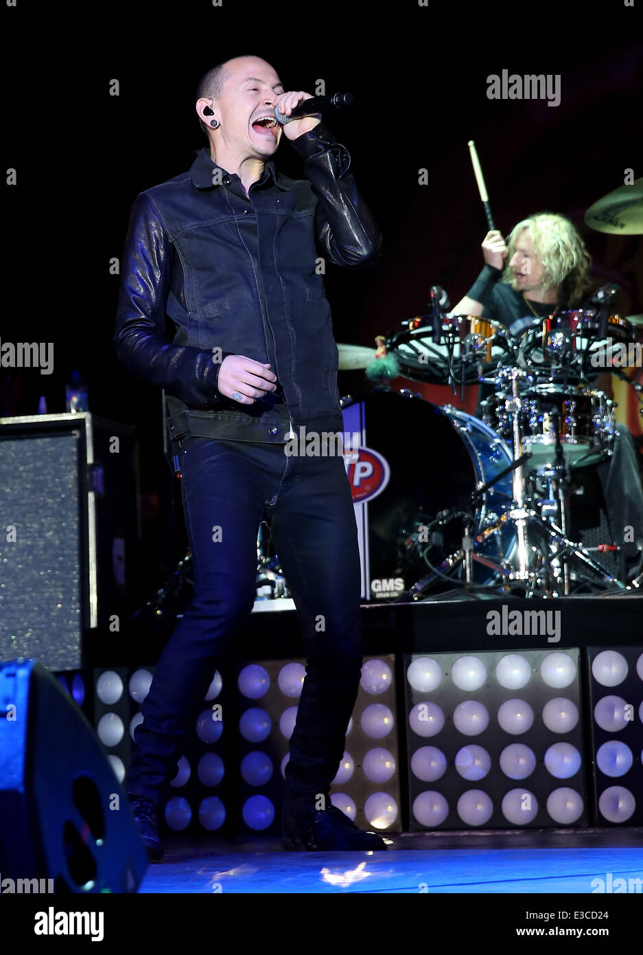 The D Celebrates One Year in Las Vegas with Stone Temple Pilots with ...