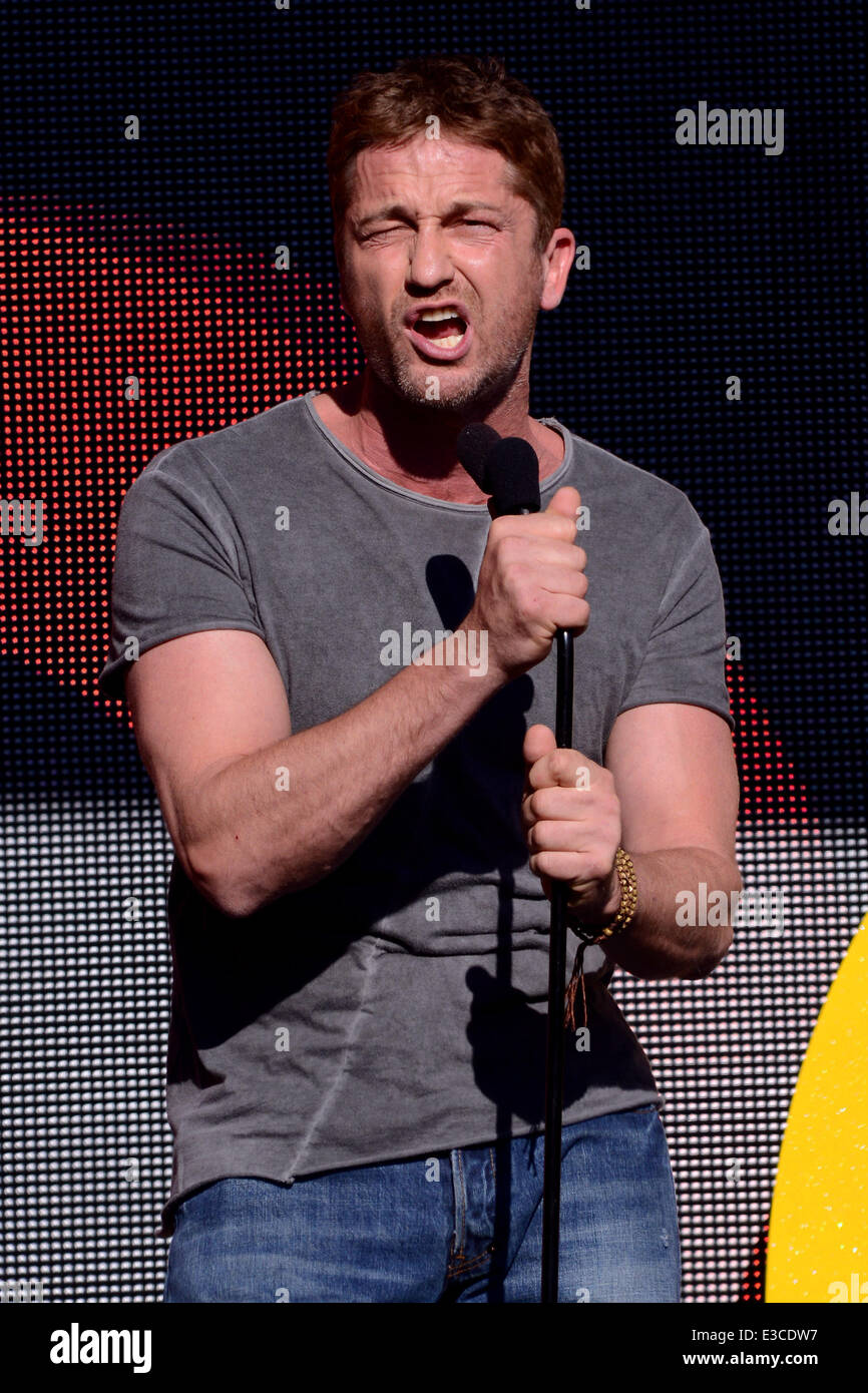 2013 Global Citizen Festival in Central Park Featuring: Gerard Butler ...