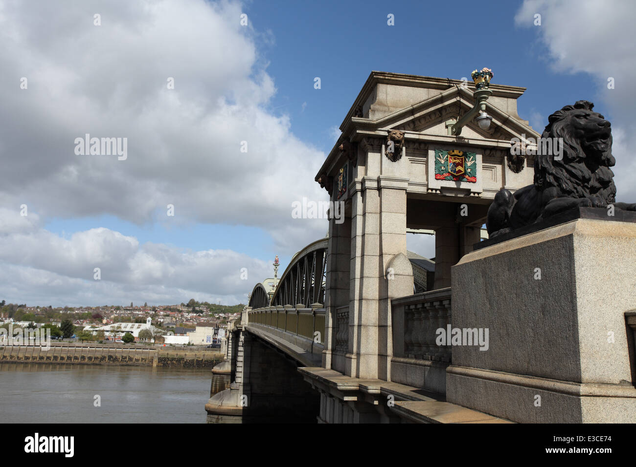 Rochester bridges river medway hi-res stock photography and images - Alamy