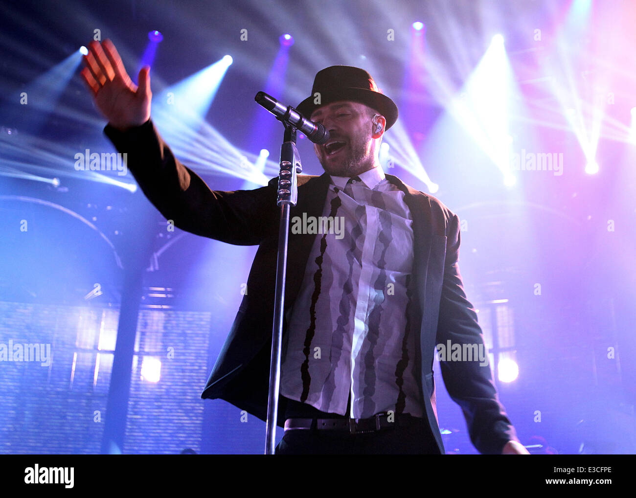 Justin timberlake performing hi-res stock photography and images - Alamy
