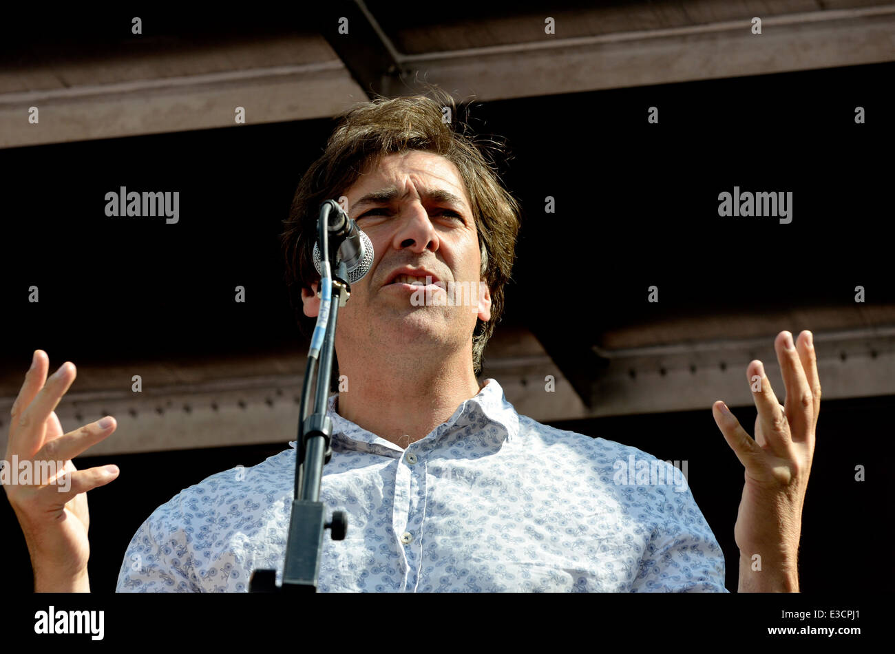 Mark Steel - British socialist columnist, author and comedian ...