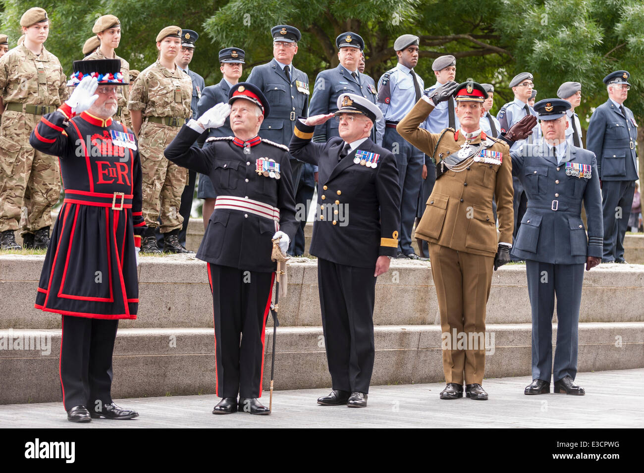 Salute our armed forces hi-res stock photography and images - Alamy