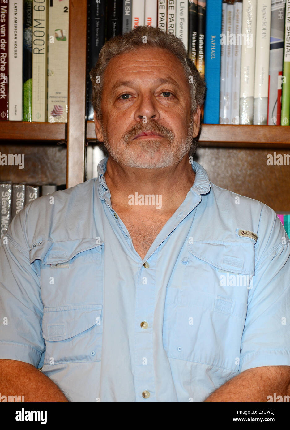 Jeff Lindsay promotes and signs copies of his book 'Dexters Final Cut ...