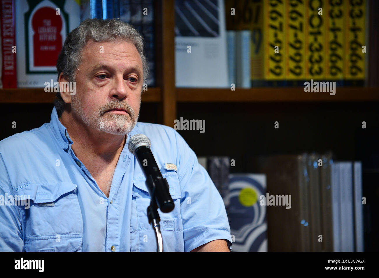 Jeff Lindsay promotes and signs copies of his book 'Dexters Final Cut ...