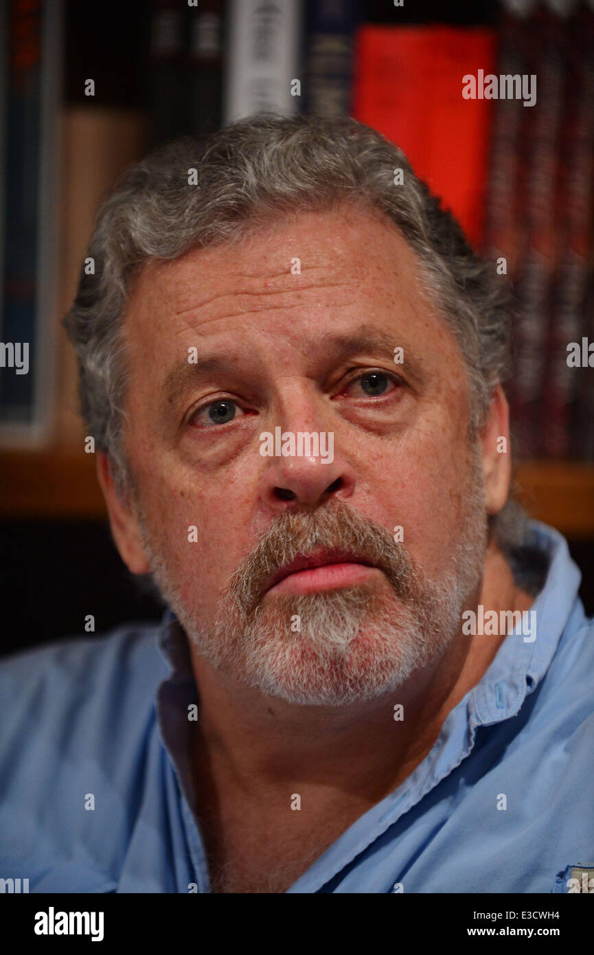 Jeff Lindsay promotes and signs copies of his book 'Dexters Final Cut ...