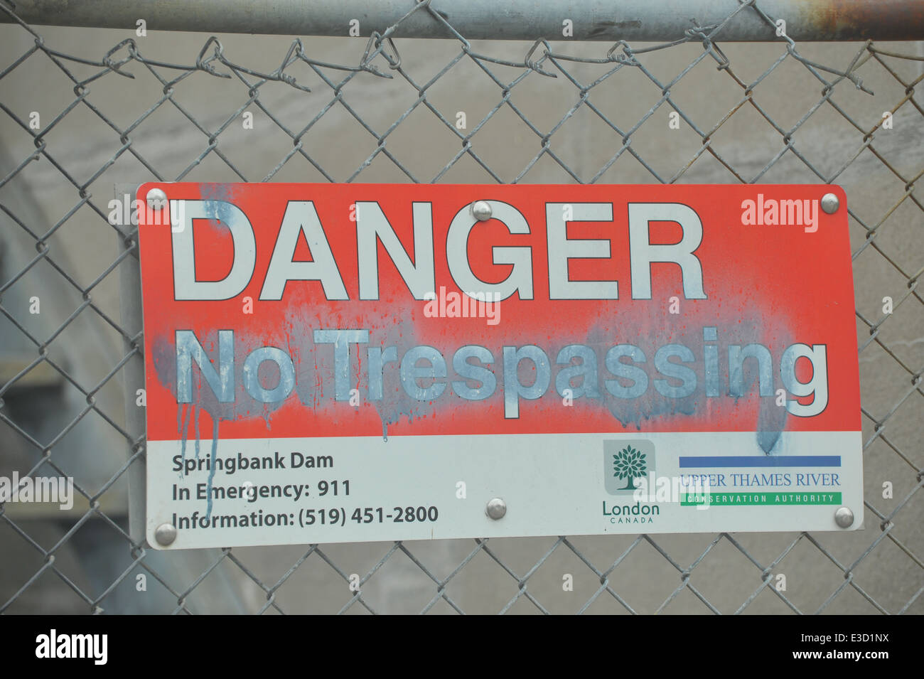 Dam sign danger hi-res stock photography and images - Alamy
