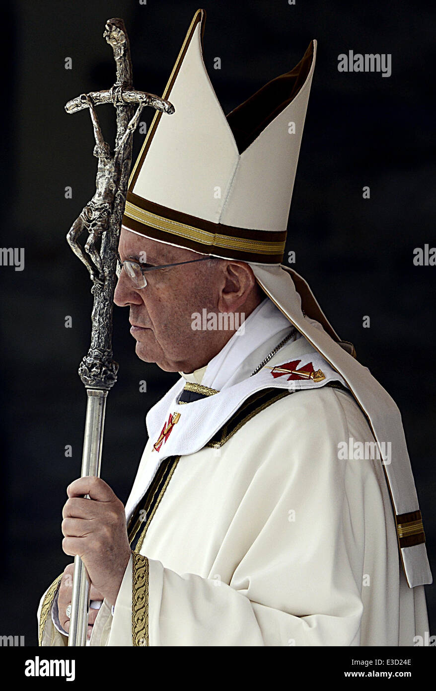 Pope Francis (Francesco I) in pastoral visit to Assisi Upper Basilica ...