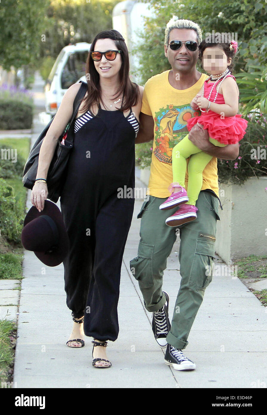 Tony Kanal leaves a birthday party with his wife Erin Lokitz and their ...