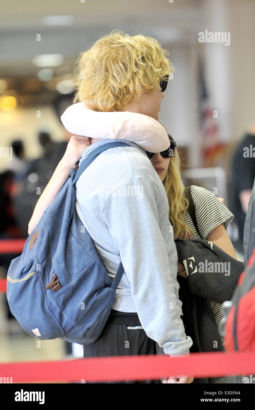 Emma Roberts And Boyfriend Kissing